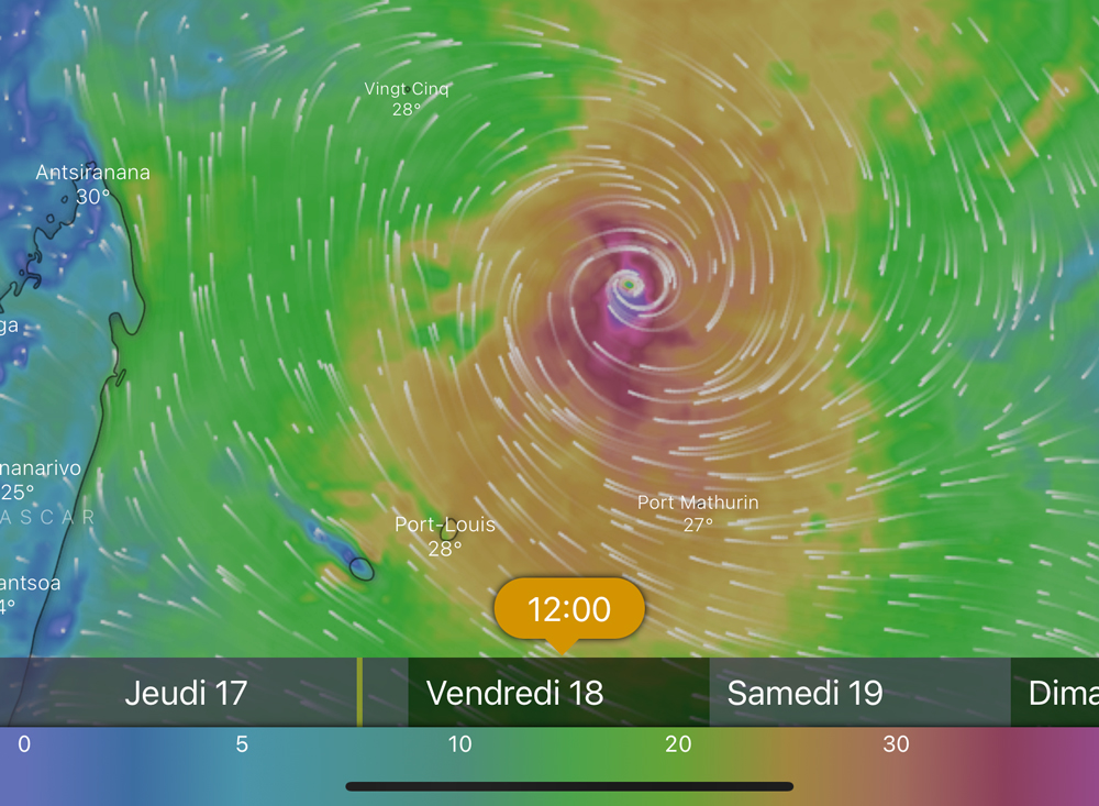 Nouveau Cyclone Emnati : Pré-alerte jaune cyclonique demain à 12h ...