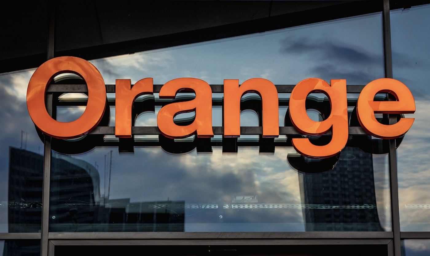Orange lance, en France, une consultation citoyenne sans précédent pour ...